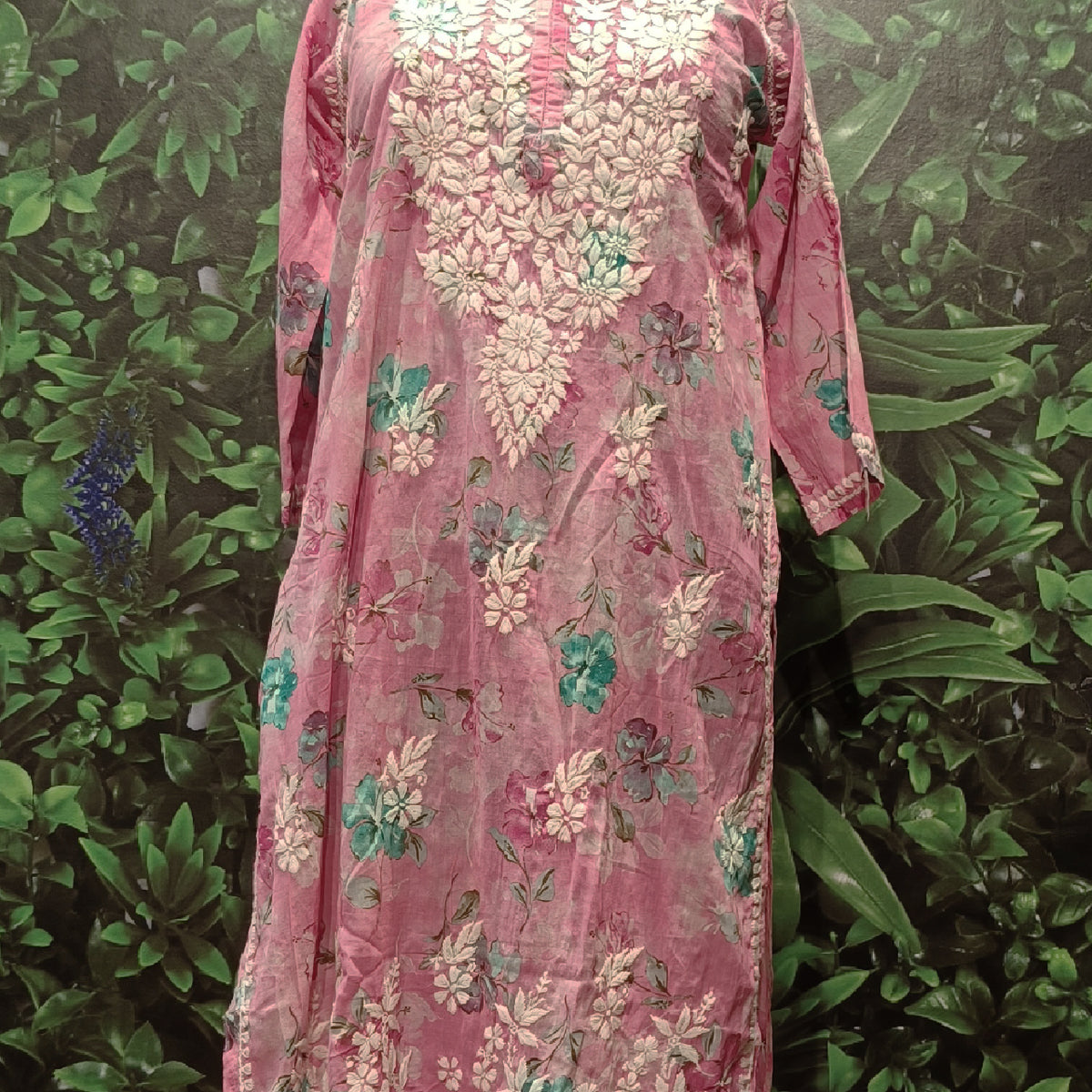 Get the Women's Lucknowi Chikankari Cotton Kurti at paaie right now.– PAAIE